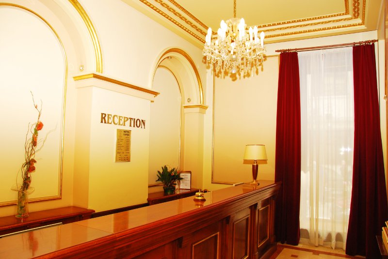 „Casa Capşa”- an aristocratic place of the "Little Paris" in the ...