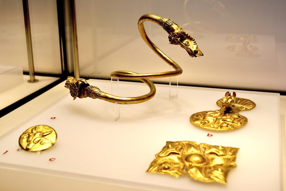 The treasure of Pietroasele – the history of Romania written in gold ...