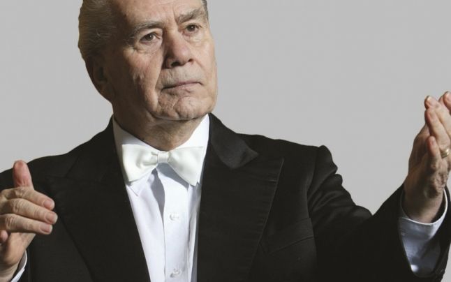 The Madrigal Choir in a unique concert at the Romanian Athenaeum ...